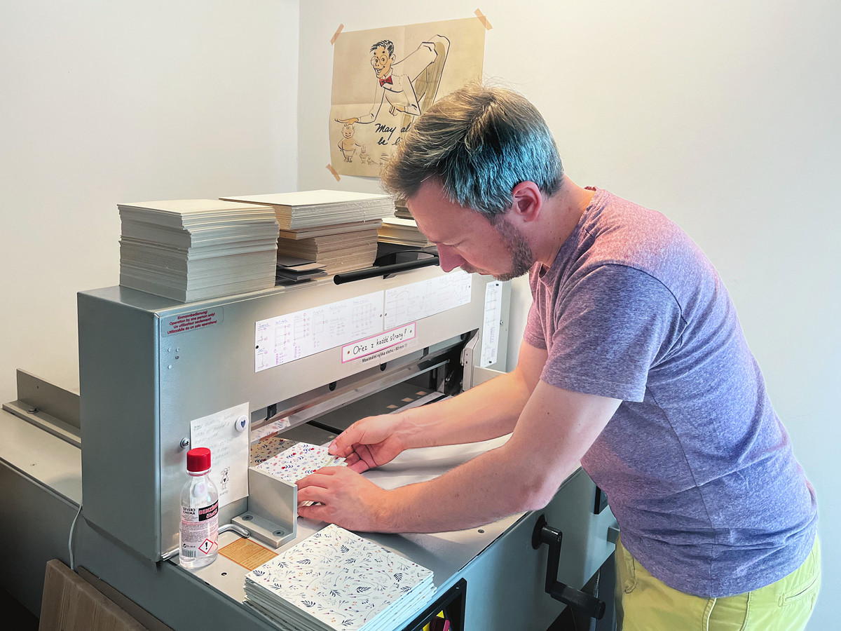 formace design: Vůně a šustění papíru jsou nepopsatelné / Fler MAG