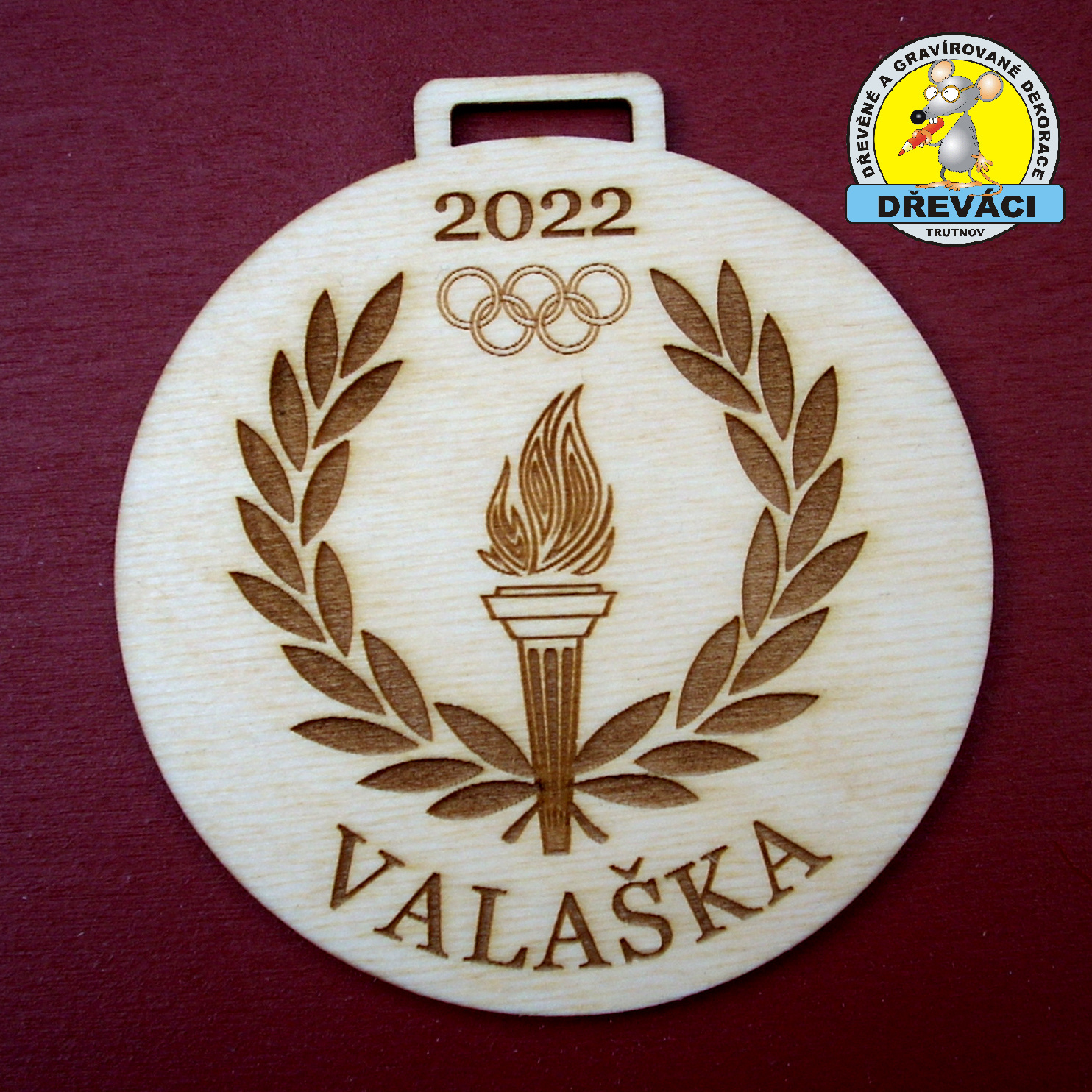 Béžová dřevěná MEDAILE Olympiáda VALAŠKA 2022 / od dřeváci | Fler.cz