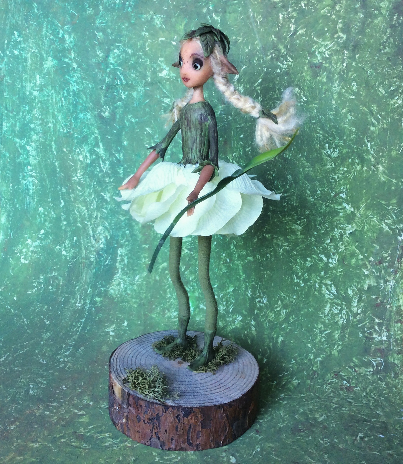 Sběratelská hračka béžová autorská panenka vílinka Verunka / od veverka ...