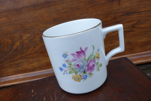 Nádobí kuchyňské bílé V květinách...retro hrnek, Československo / od ...