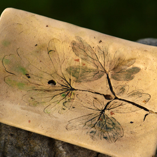 Béžová Keramická mýdlenka -otisk rostlinky / od Lettuce | Fler.cz