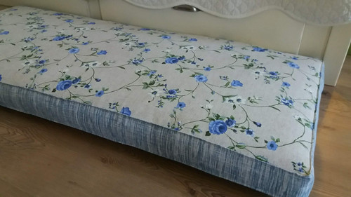 Podsedák béžový Futonový sedák modré růžičky / od Nikdom | Fler.cz