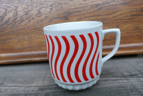 Nádobí kuchyňské Červená vlnka... retro hrnek, Československo / od ...