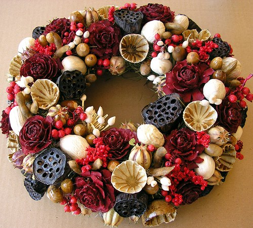 Věnec barevný / od ARANŽOVÁNÍ | Fler.cz