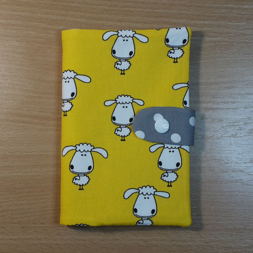 Obal na očkov. průkaz žlutošedý puntík - ovečky / od quendolina21 | Fler.cz