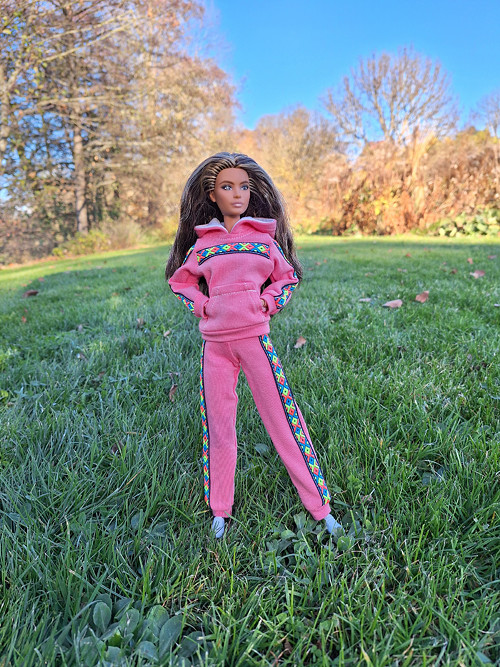 Oblečky pro panenky dětské růžové Barbie mikina klokanka s kapucí č-12 ...