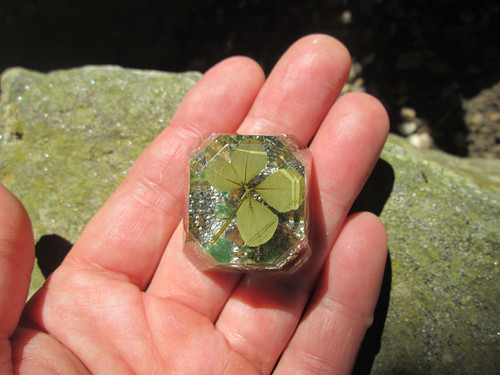 Zelený Os. orgonit ,,Štěstí na druhou " / od inferis | Fler.cz