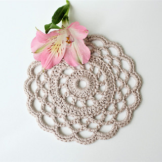 Prostírání béžové Podložky pod hrnky - sada 4 ks / od Steffi Flower ...