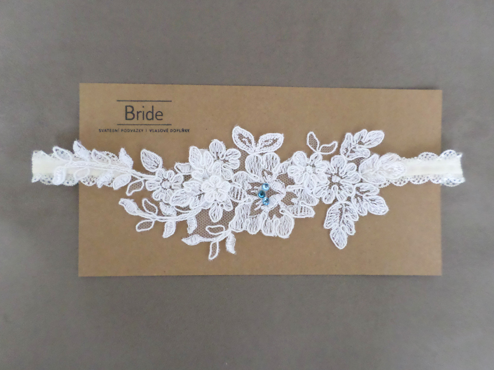 Ivory svatební podvazek Helene - s modrými kamínky / od Svatební ...