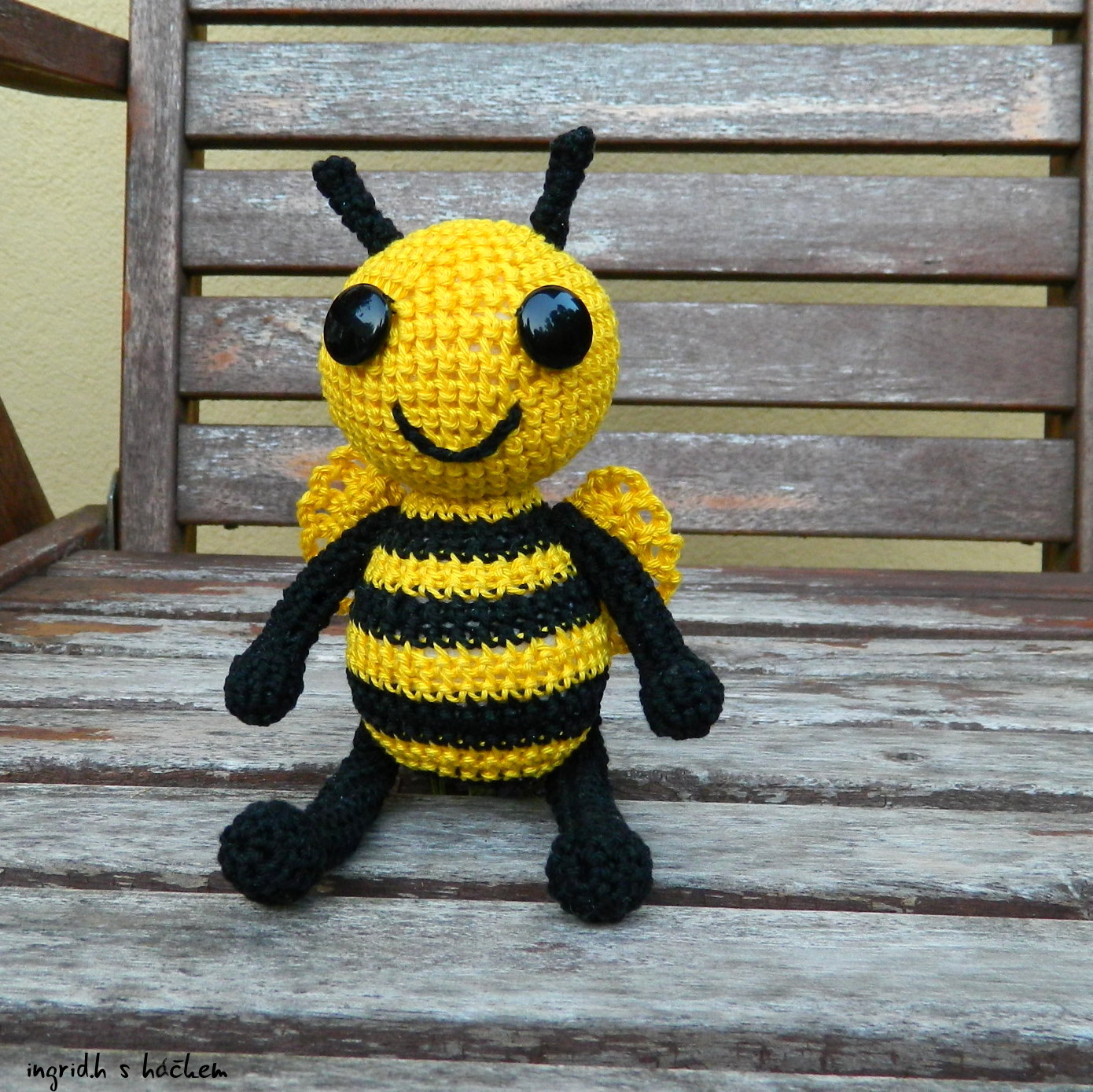 Čmelák Vilouš / od ingrid.h s háčkem | Fler.cz
