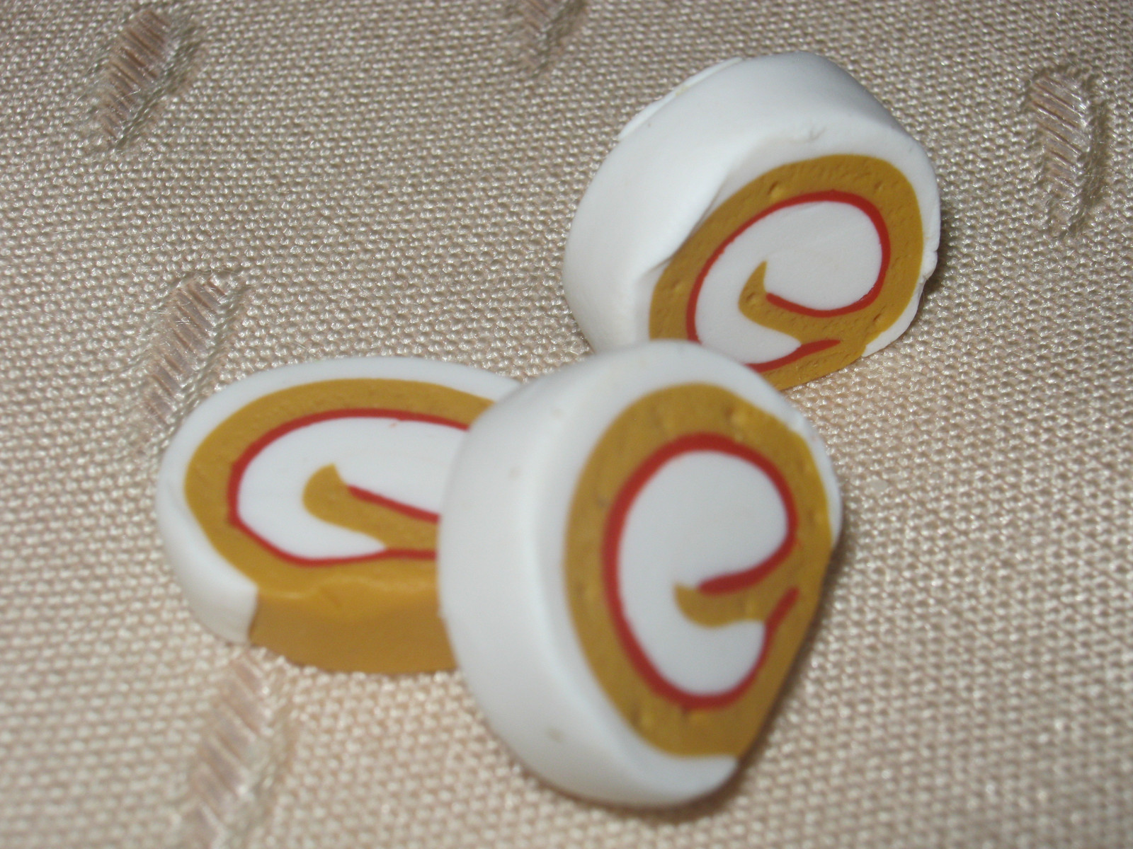 Doplňky pro panenky dětské bílé Mini-roláda kokosová / od Svět miniatur ...