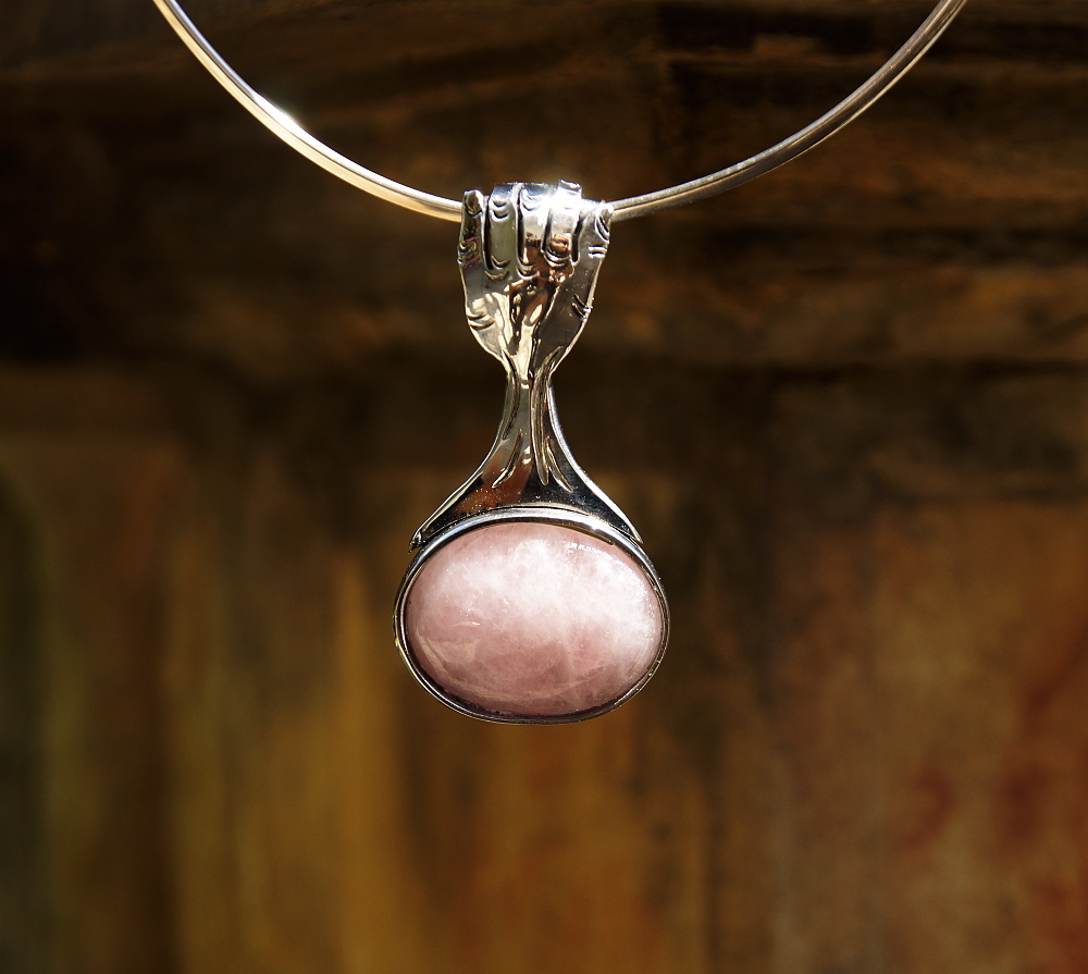 Dámský Nerezový náhrdelník...." Pink hand " / od dansal | Fler.cz