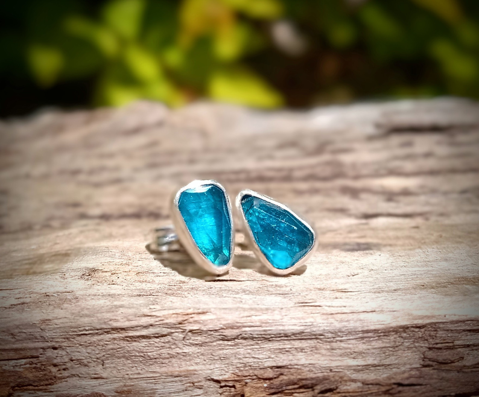 Dámské Strieborné Napichovacie Náušnice s Apatitom / od andywild | Fler.cz