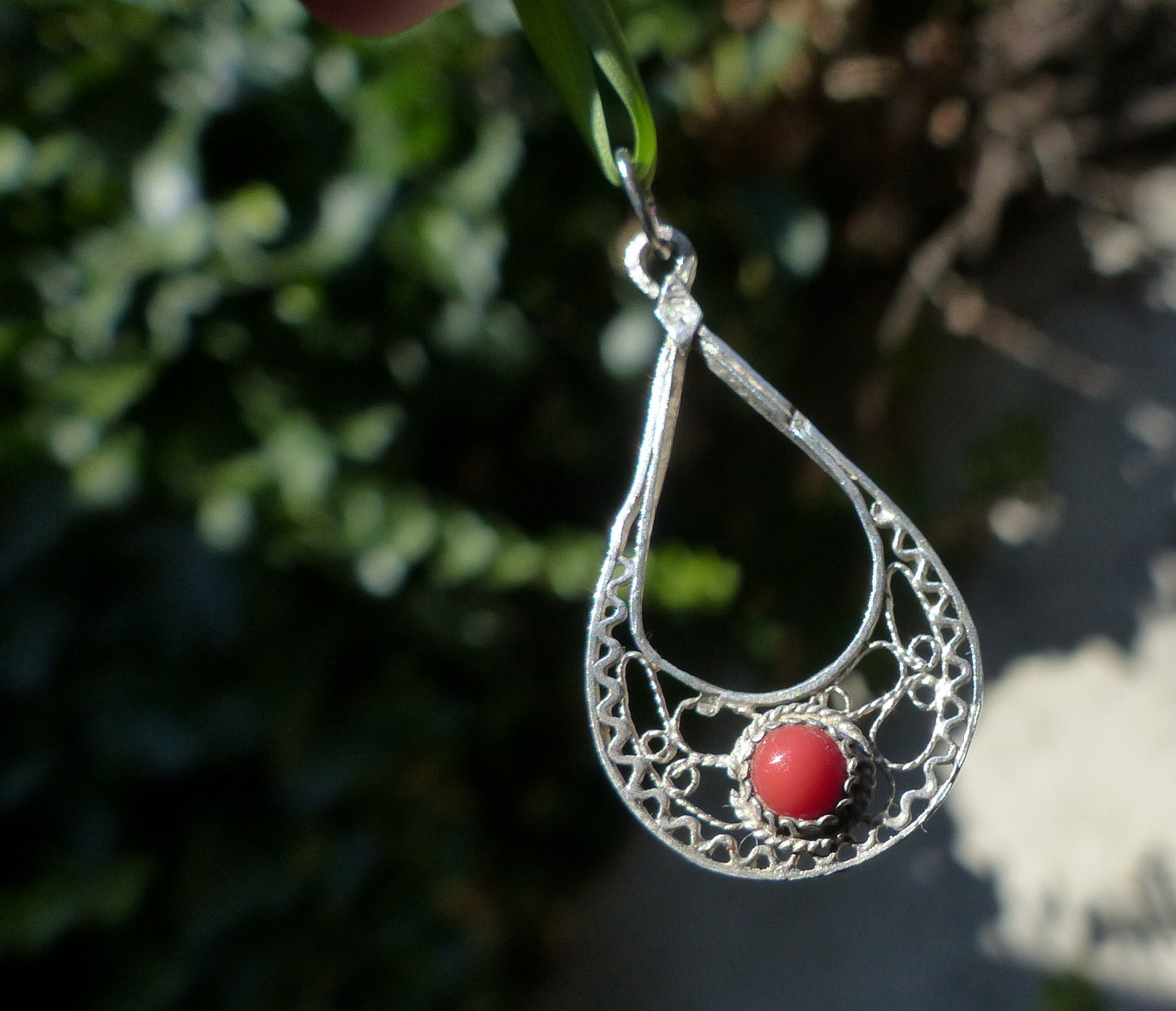 Šperky Kapka...stříbrný (Ag) přívěšek s korálem / od letokruhy | Fler.cz