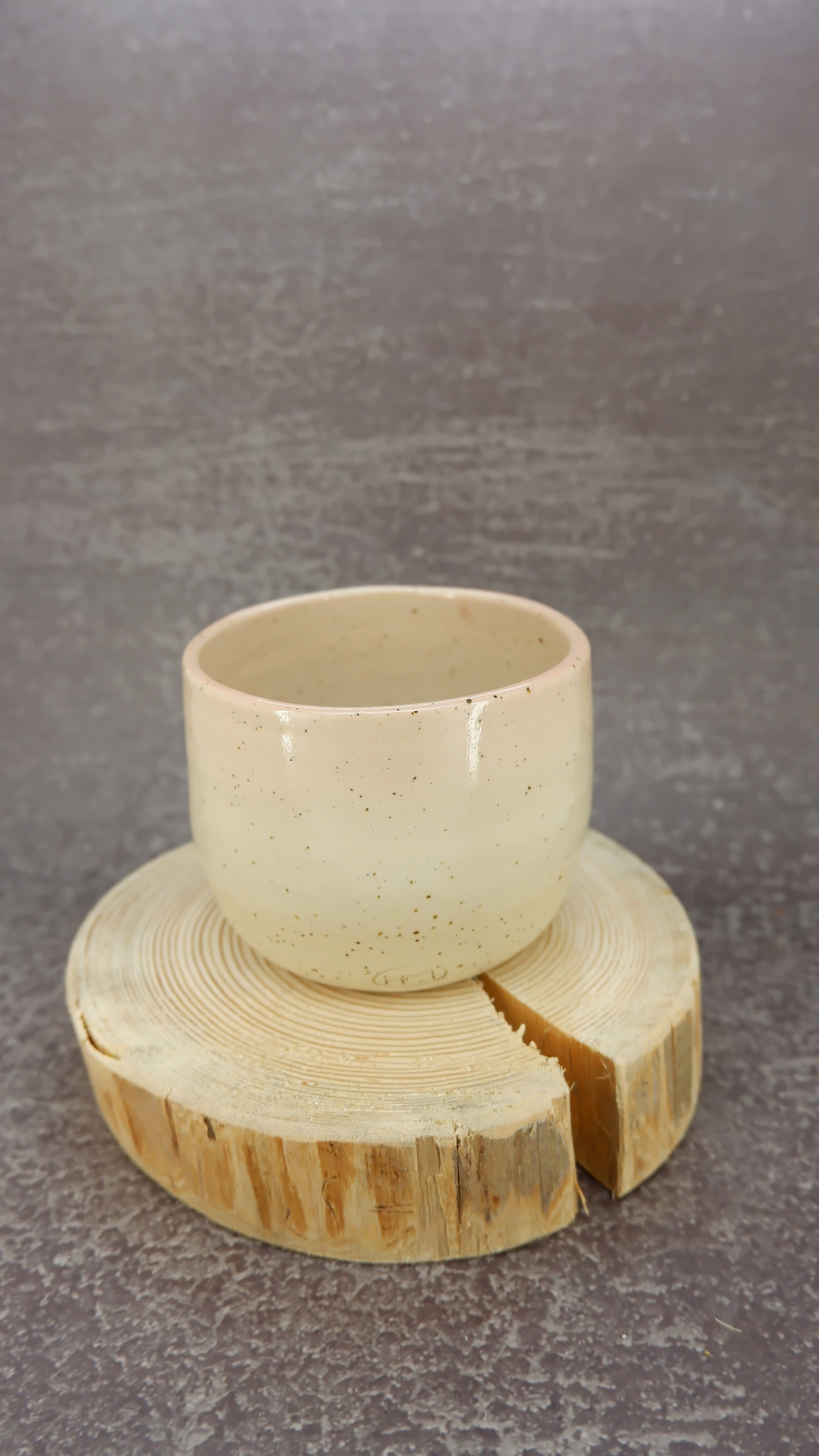 Hrnek slonová kost Kalíšek kapučíno - Lilie - lehký růžový odstín / od ...