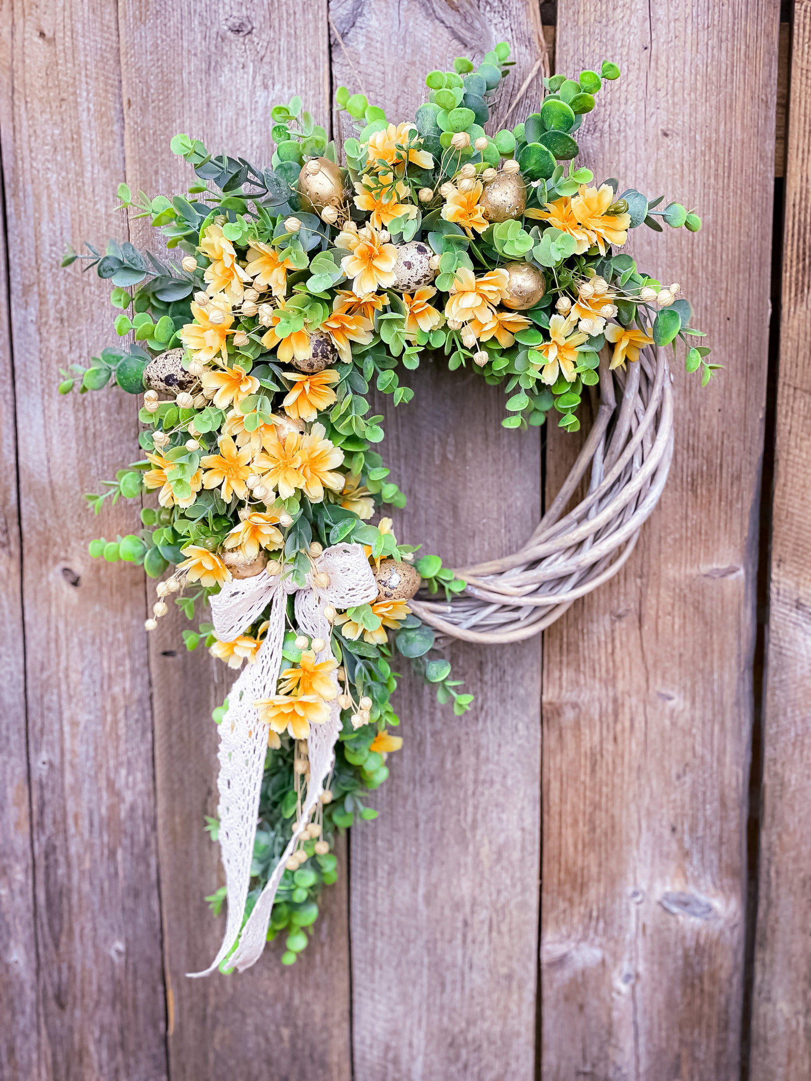 Žlutý Jarní věnec na dveře z eukalyptu / od JanaZaho | Fler.cz