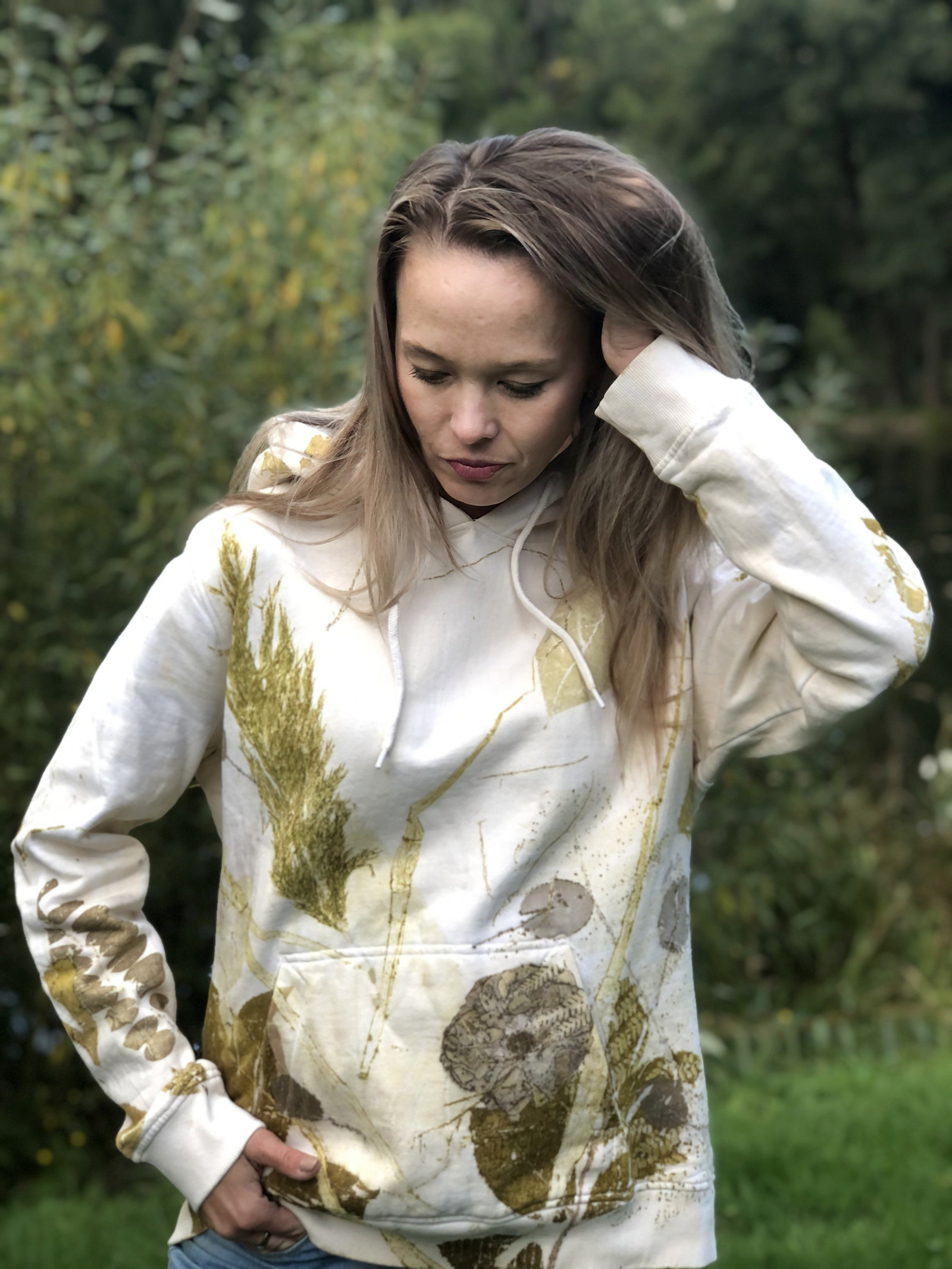 Dámská slonová kost Mikina s přírodním potiskem listů - tráva / od ...