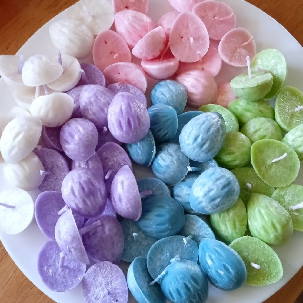 Svíčka vícebarevná Vonné vánoční plovoucí oříšky - sada 4ks / od smajli ...