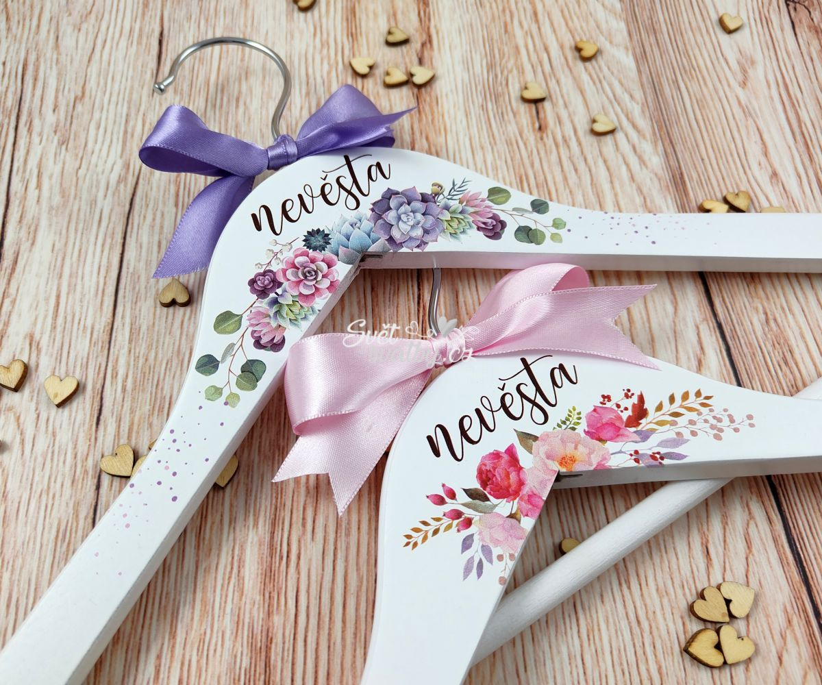 Vícebarevné Svatební ramínko s potiskem - květy 2 / od Svetsvatby | Fler.cz