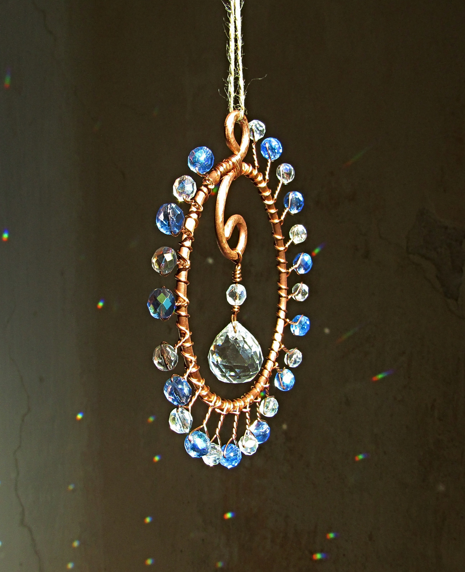 Lapač slunce s modrými korálky. / od Drátování JD | Fler.cz