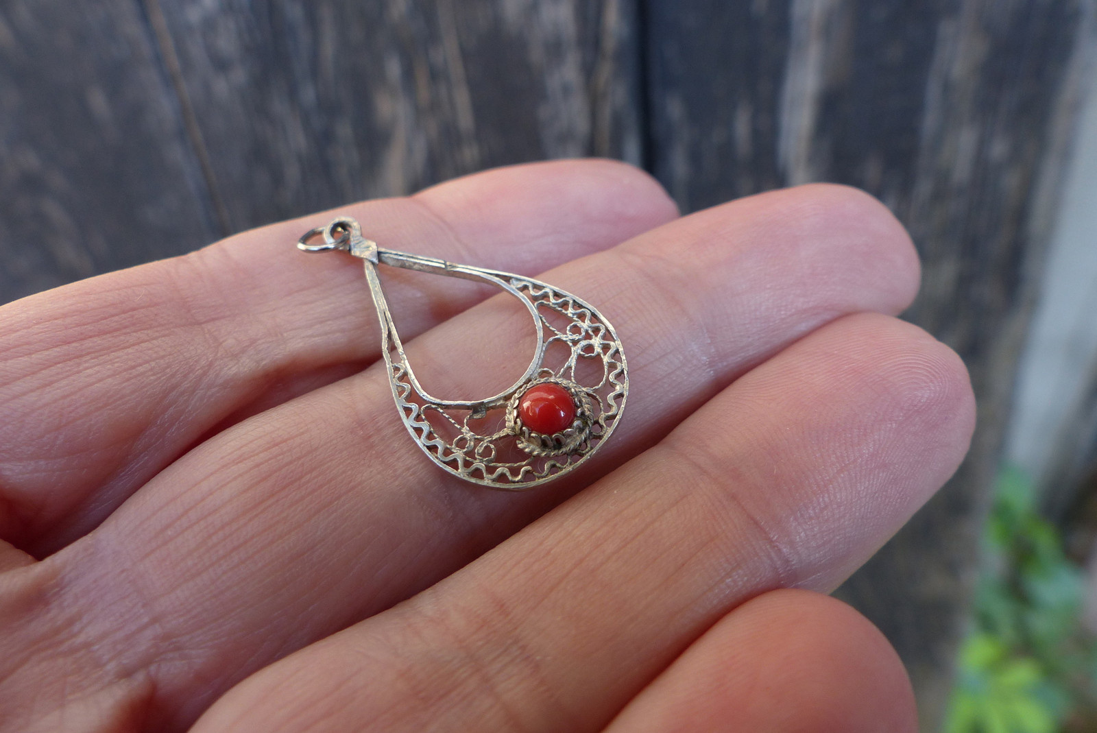 Šperky Kapka...stříbrný (Ag) přívěšek s korálem / od letokruhy | Fler.cz