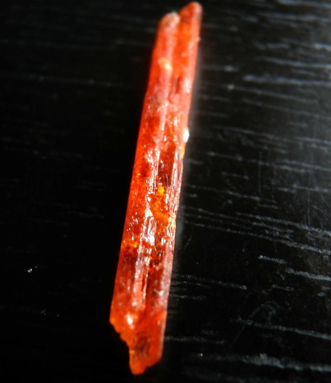 Minerál kyanit Oranžový disten (kyanit) - přírodní krystal / od Jan ...