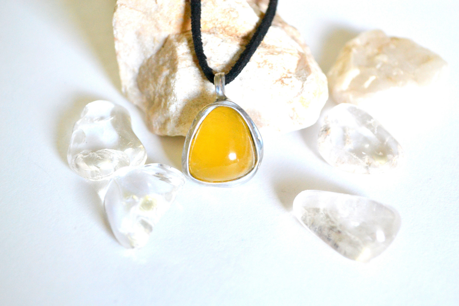 Dámský oranžový Minerální přívěsek Jadeit žlutý jednoduchý- slunce / od ...