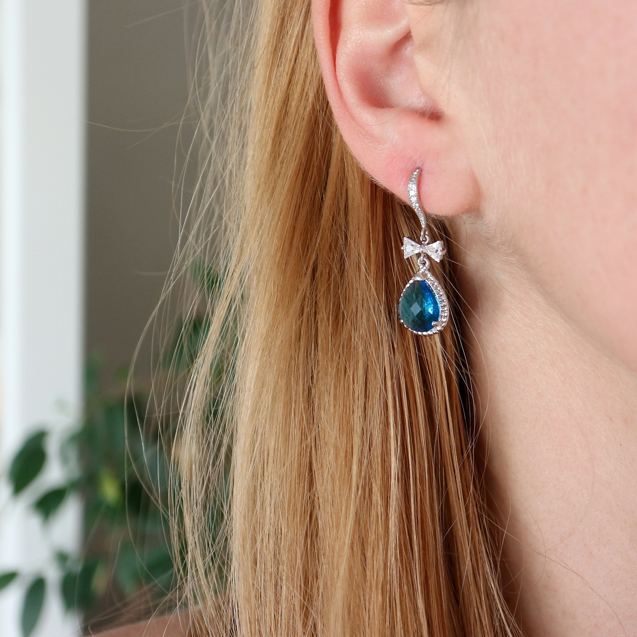 Dámské modré Zirkonové Náušnice S Capri Blue Kapkami / od sofie jewelry ...