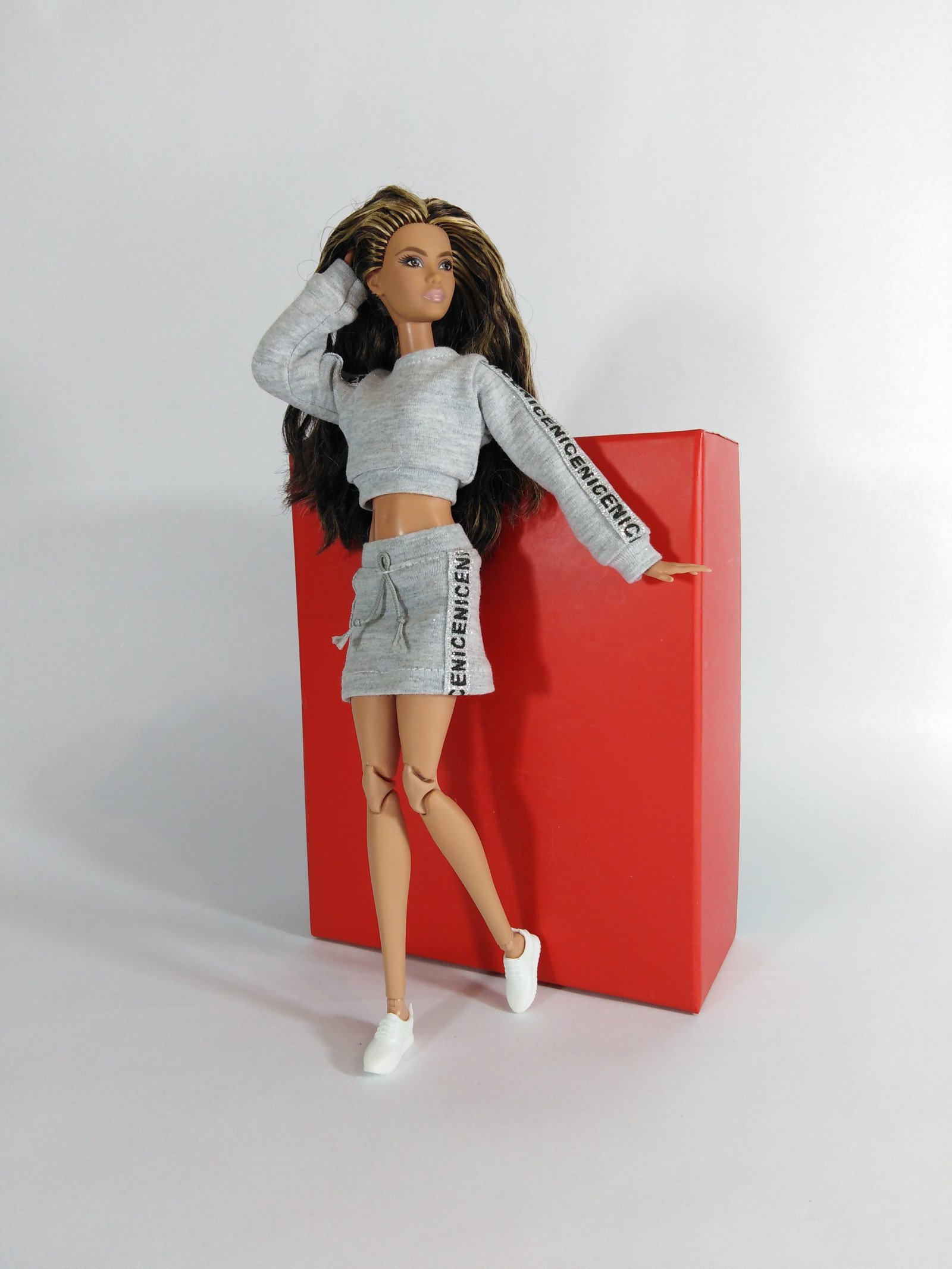 Oblečky pro panenky dětské šedé Barbie mikina krátká č-1 / od Abudancia ...
