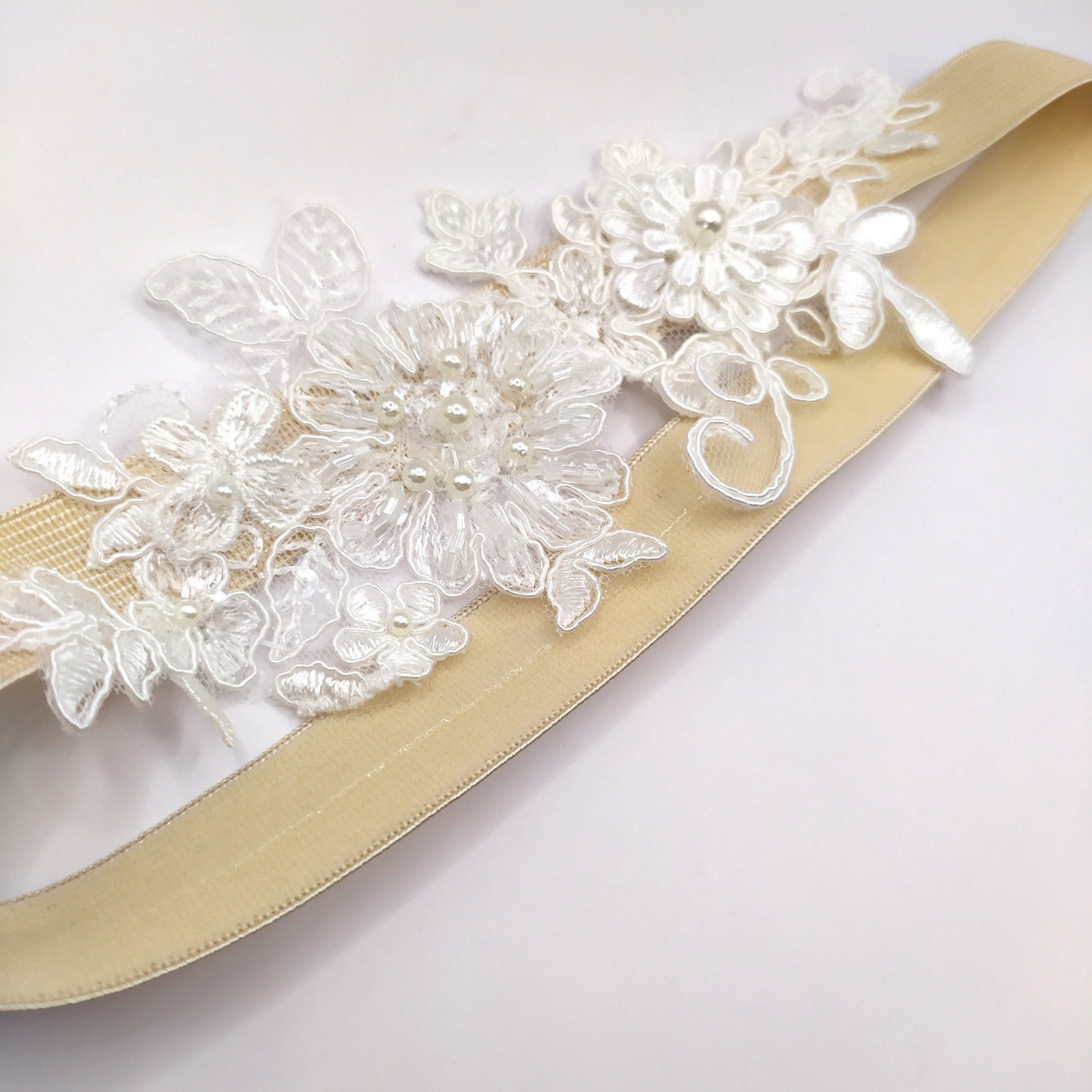 Slonová kost Svatební podvazek s krajkou tělový / od ONCE - nejen ...