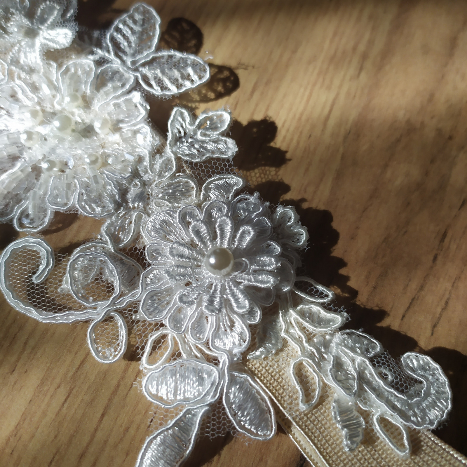 Slonová kost Svatební podvazek s krajkou tělový / od ONCE - nejen ...