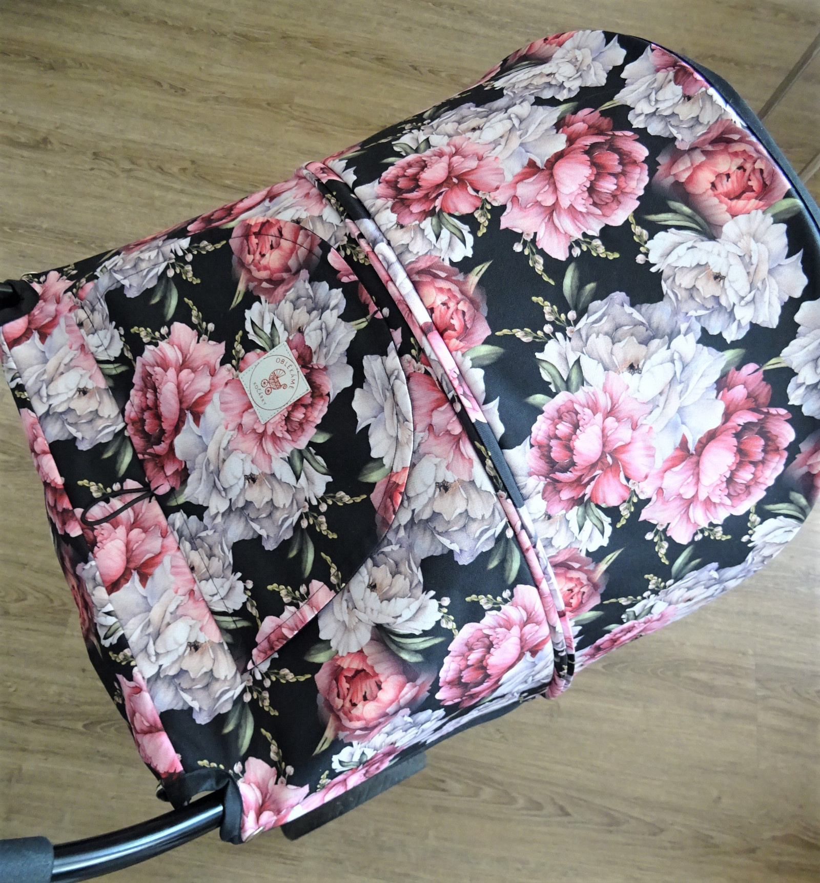 Růžová Stříška ke kočárku Valco + madlo - Pivoňky 3-dílná stříška / od ...