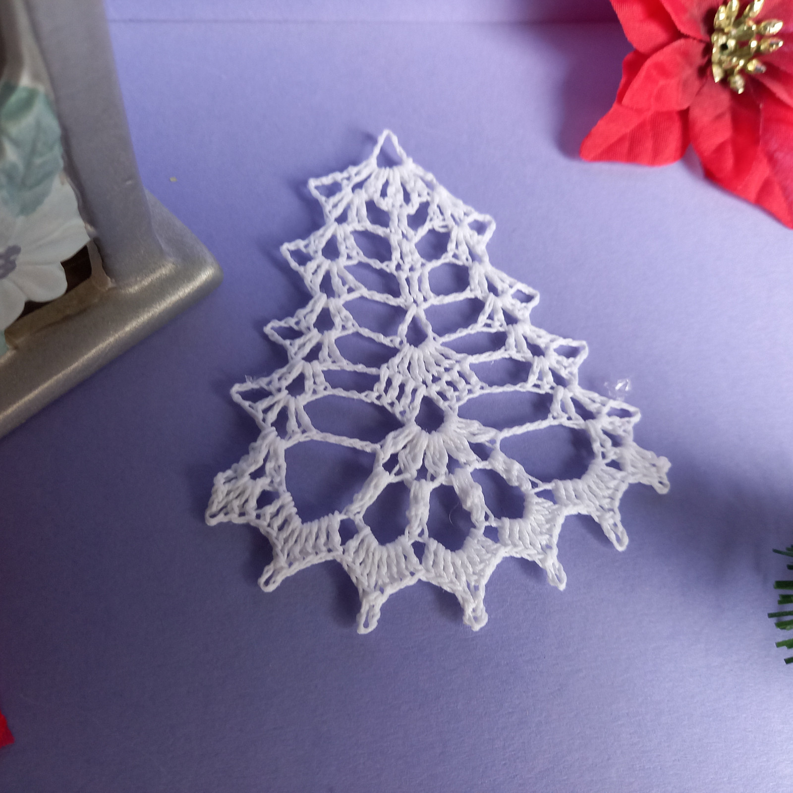 Bílá Háčkovaná vánoční ozdoba, zvoneček plochý / od Ma-Dl | Fler.cz