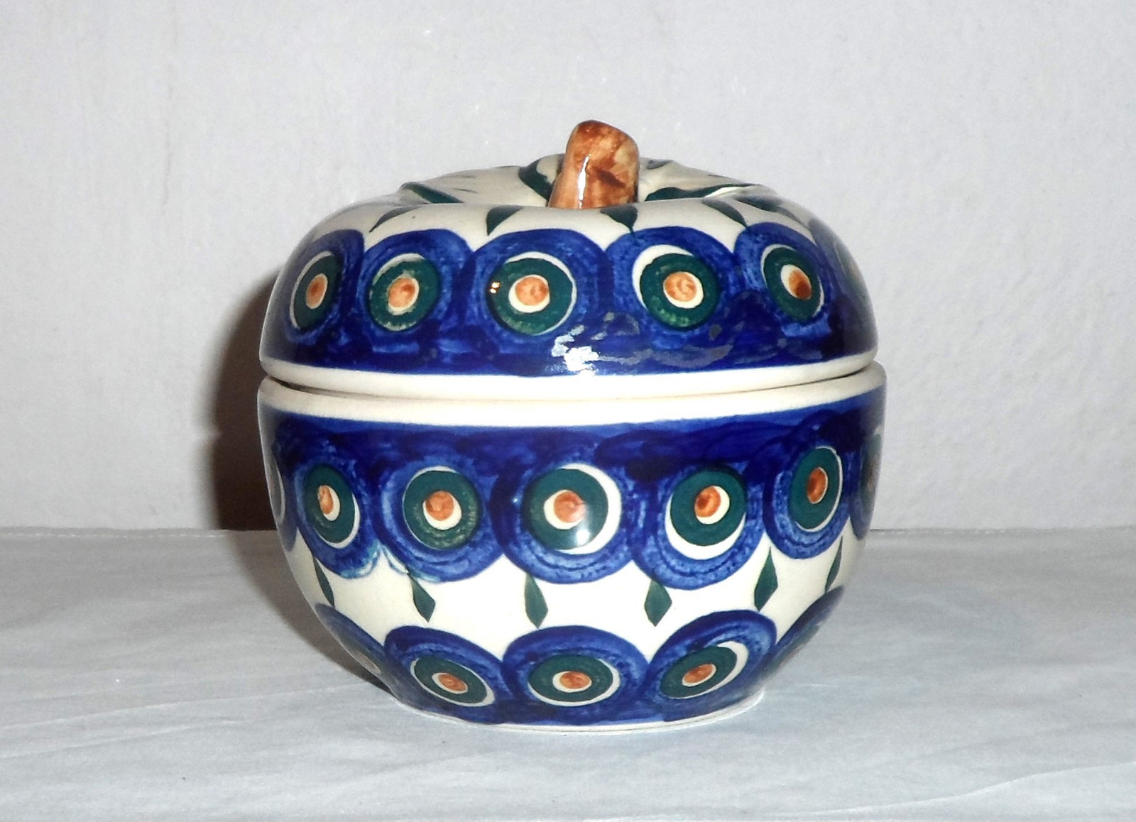 Námořnická modrá Keramická DÓZA, tvar jablko, perforovaná / od Cusco ...
