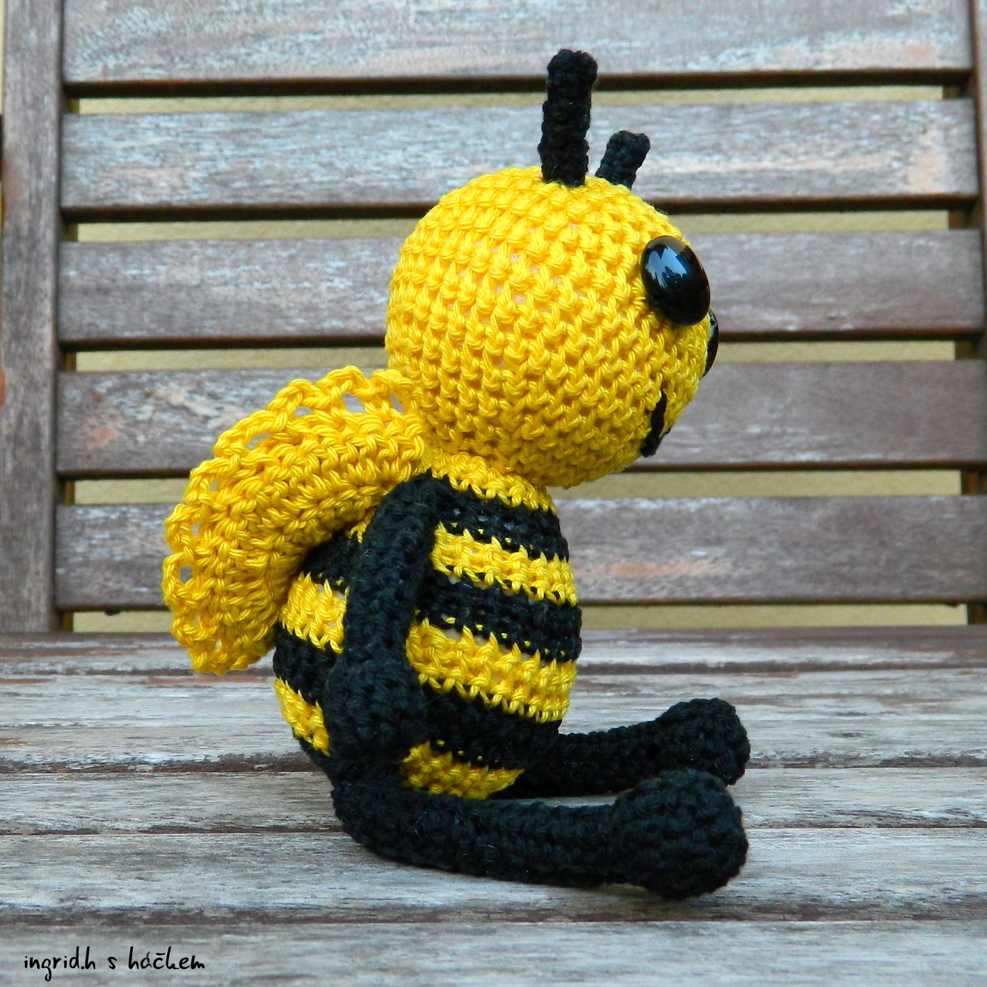 Čmelák Vilouš / od ingrid.h s háčkem | Fler.cz