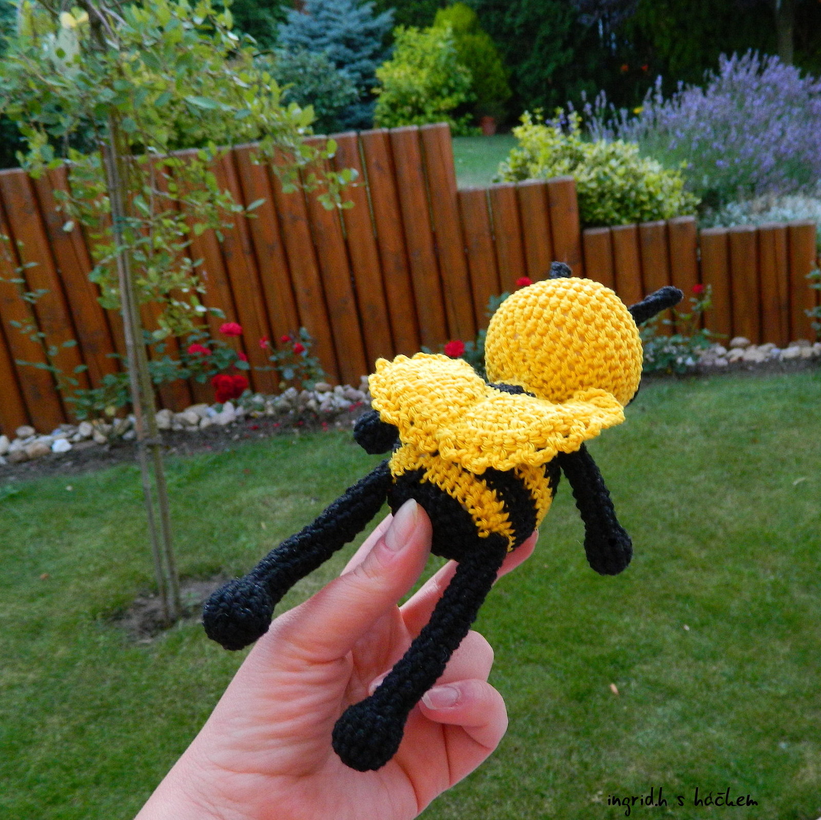 Čmelák Vilouš / od ingrid.h s háčkem | Fler.cz