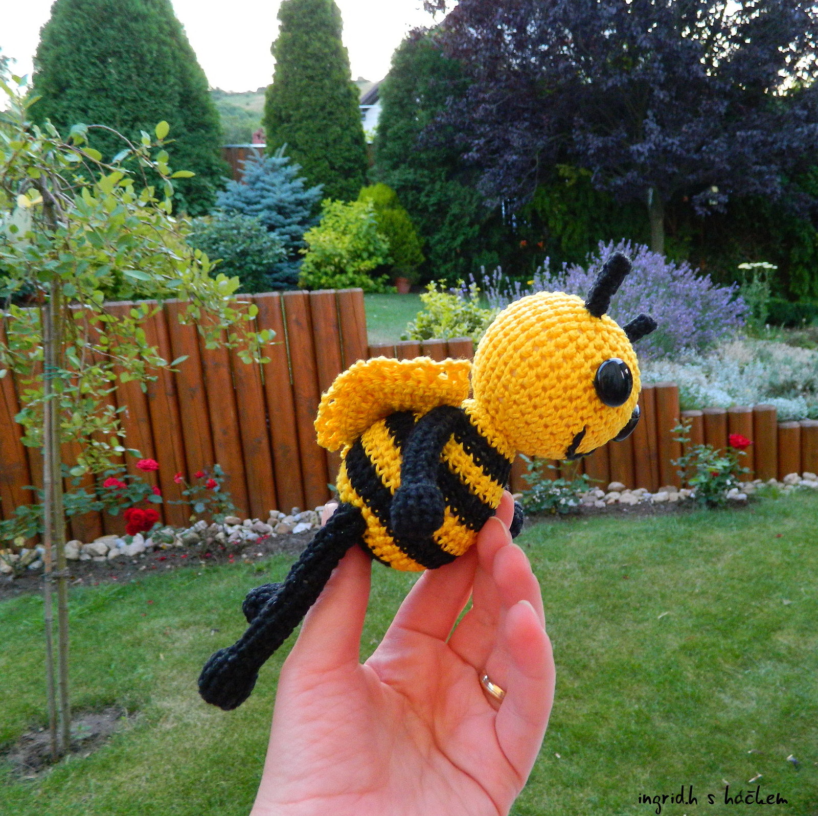 Čmelák Vilouš / od ingrid.h s háčkem | Fler.cz