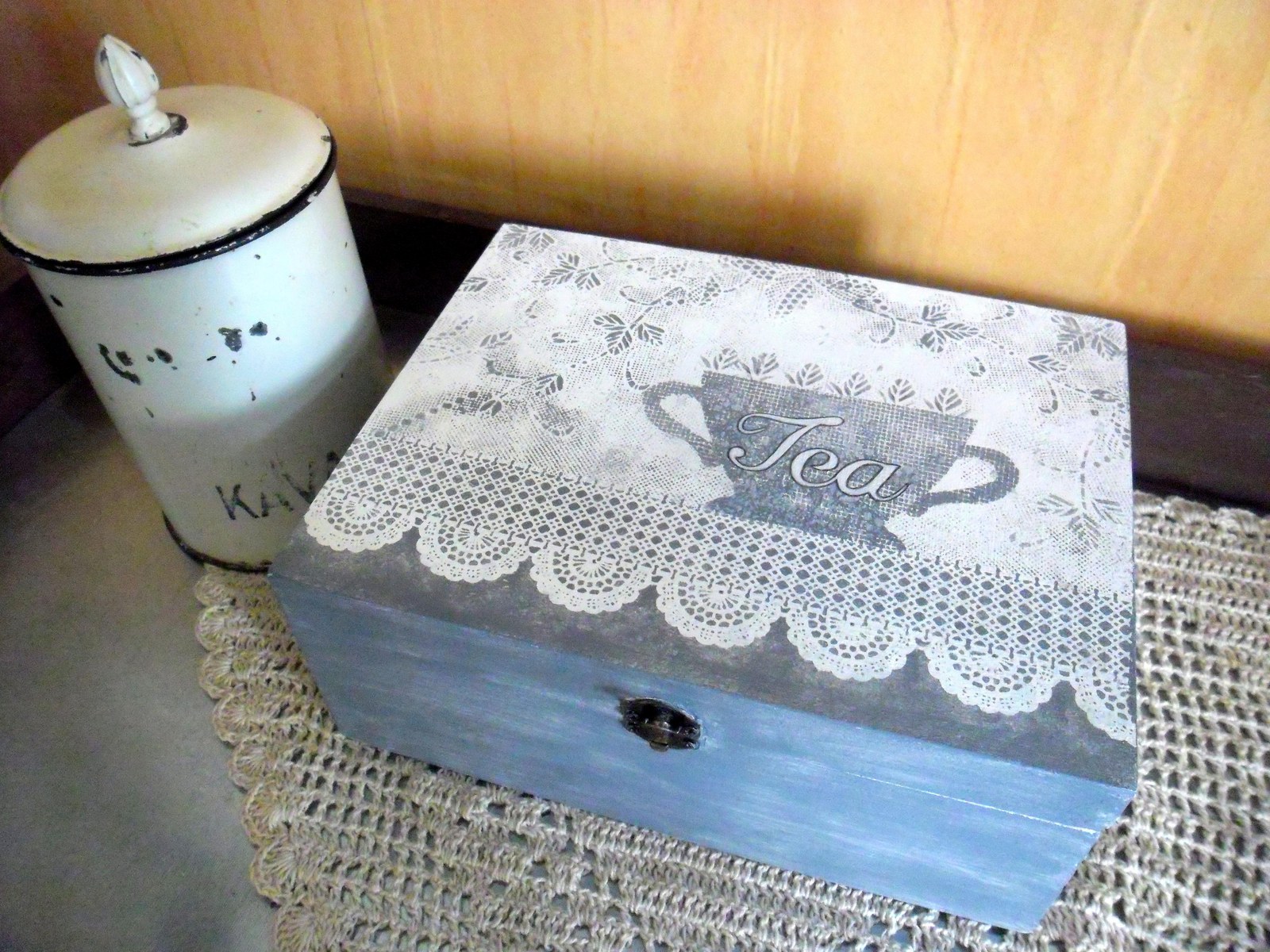 Krabička bílá tea / od lachtani | Fler.cz