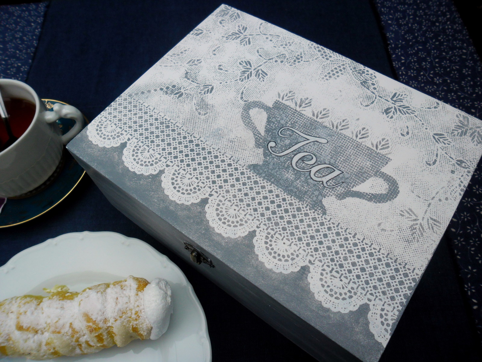 Krabička bílá tea / od lachtani | Fler.cz