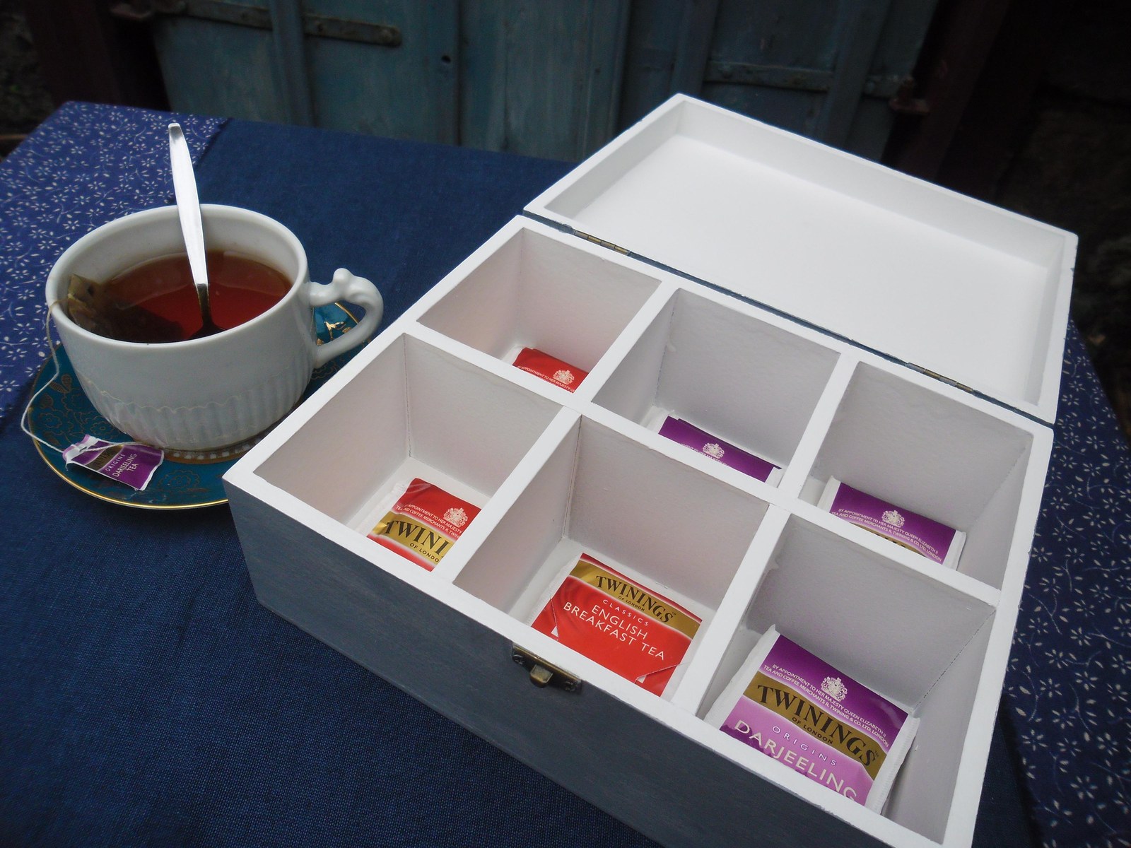 Krabička bílá tea / od lachtani | Fler.cz