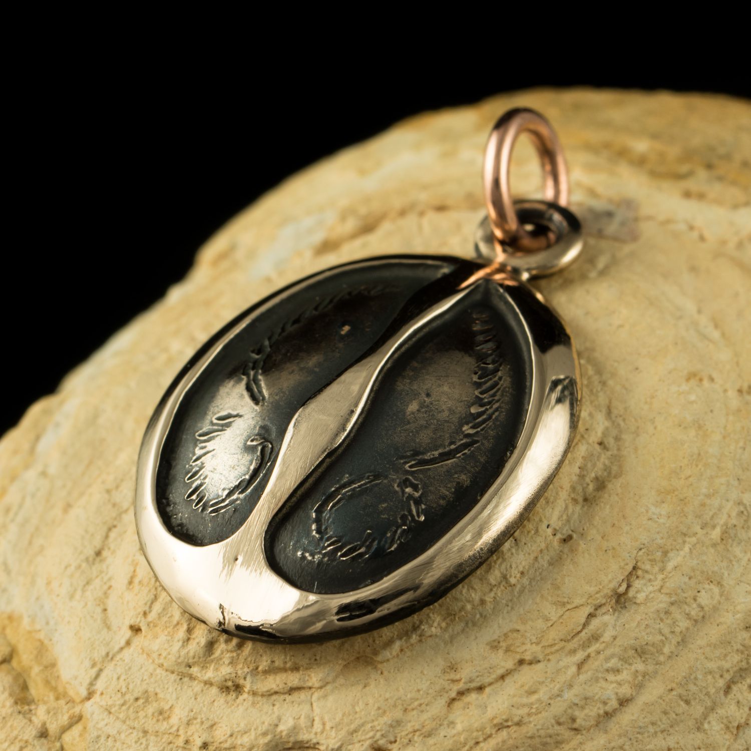 JELENÍ STOPA, bronzový přívěsek / od Drakkaria | Fler.cz