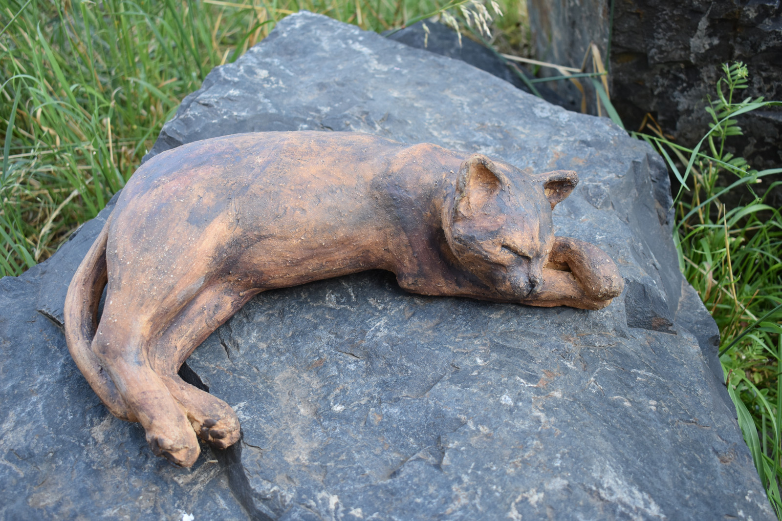 Socha béžová Spící kočičák / od Ateliér Bastet | Fler.cz