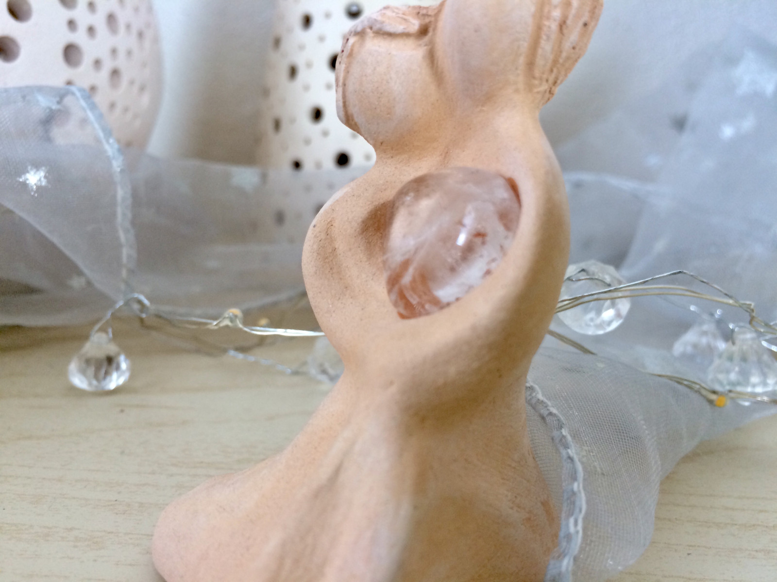 Socha béžová Harmonie - Křišťálové srdce / od Keramika-Kami | Fler.cz