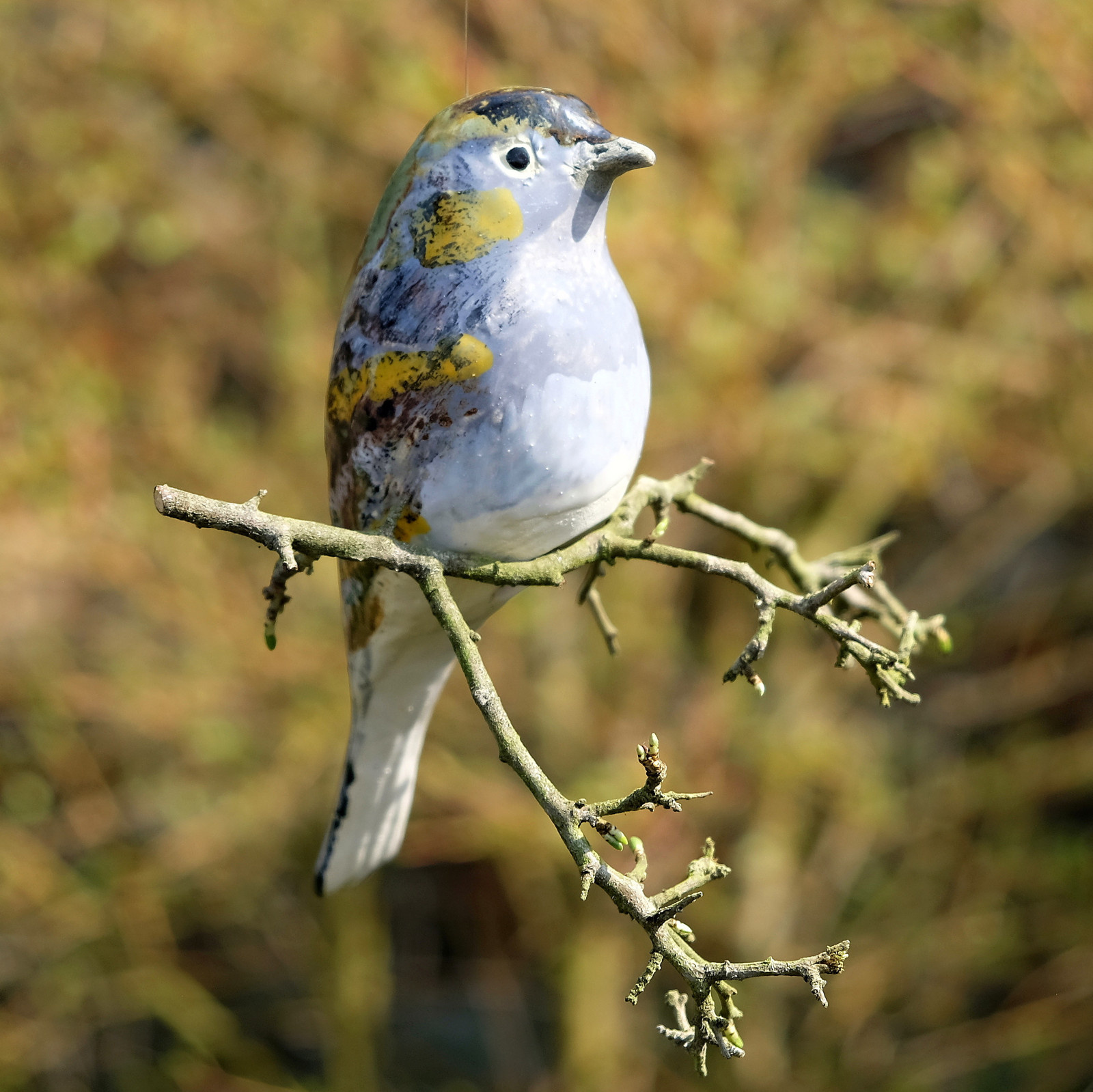 Figurka šedá Závěsný keramický ptáček s dlouhým ocáskem / od keramika ...