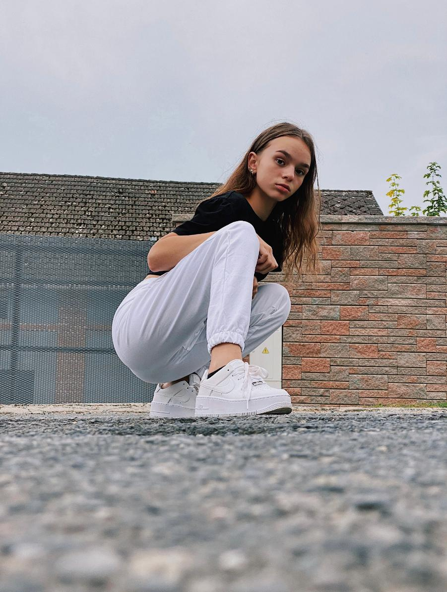 Dámské bílé Volnočasové kalhoty VALI / od JEE-WEAR | Fler.cz