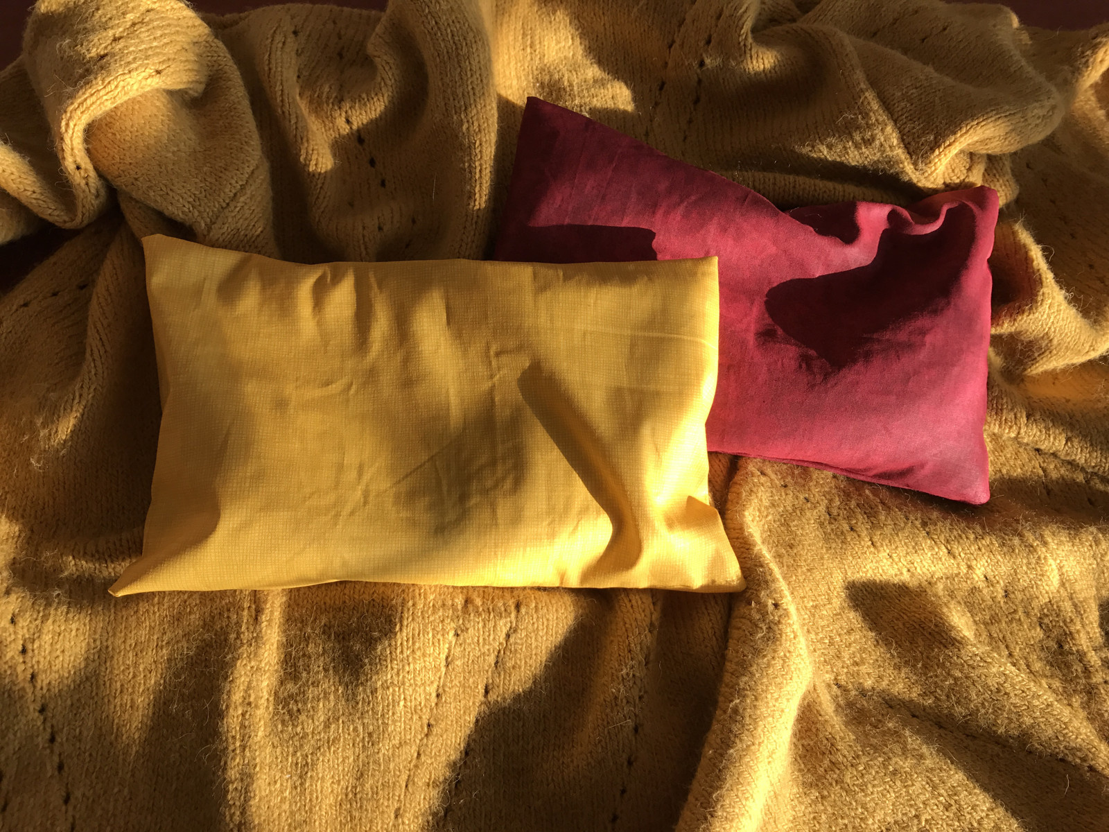 Nahřívací obilný polštářek - červený / od Lea | Fler.cz