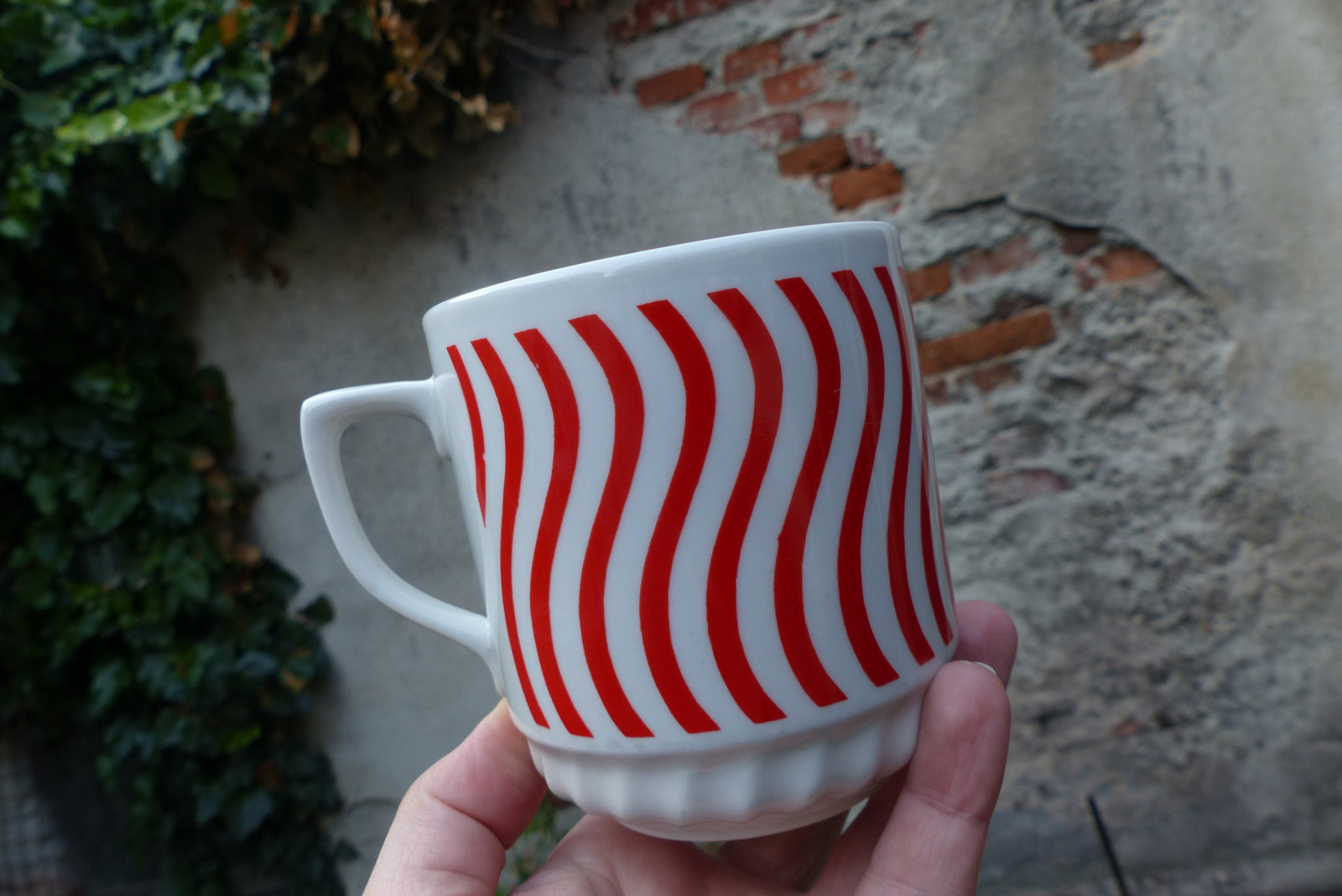 Nádobí kuchyňské Červená vlnka... retro hrnek, Československo / od ...