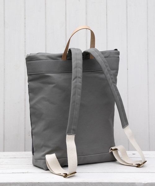 Šedý batoh No.3, vlk / od White Deer | Fler.cz