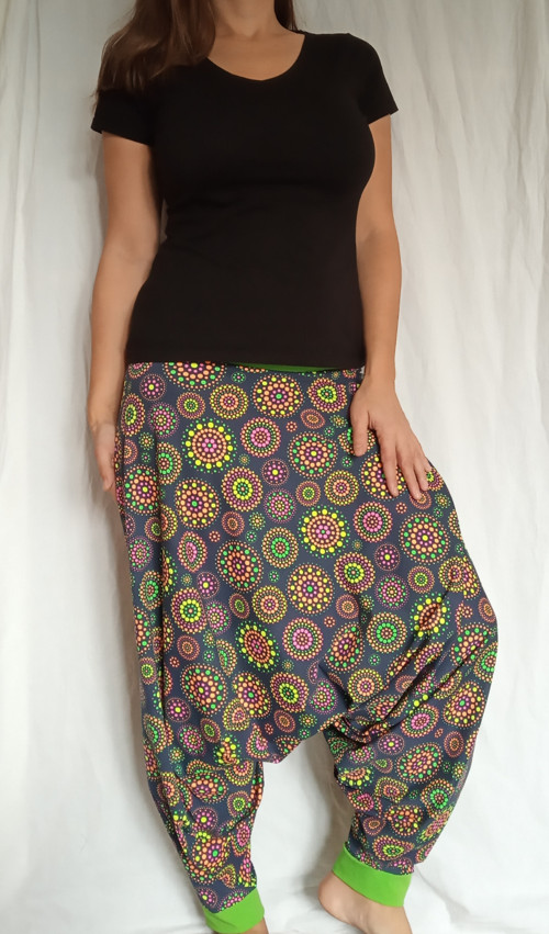 Kalhoty dámské půlnoční modré Harémky Neon Mandala / od sejvalka | Fler.cz