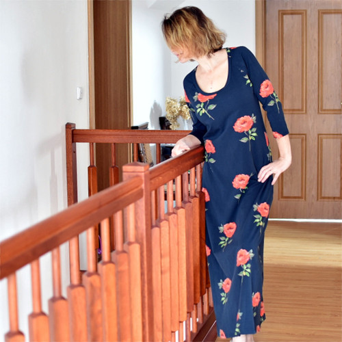 Dámské Černé šaty s růžemi / od Klara Blahova | Fler.cz